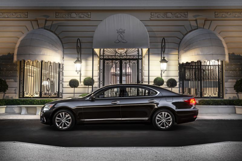 Lexus LS IV (facelift 2013) 460 L (370 Hp) AWD Automatic